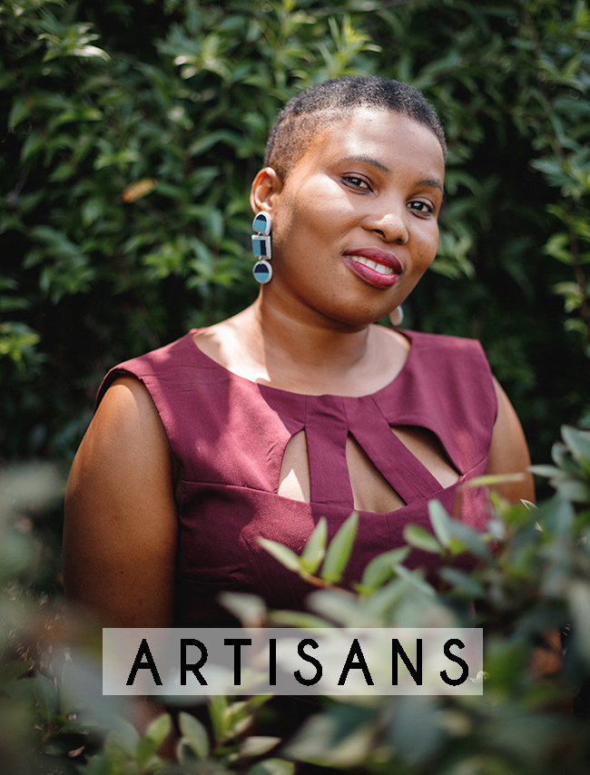 Quazi Design – Hand made jewellry made from recycled magazines